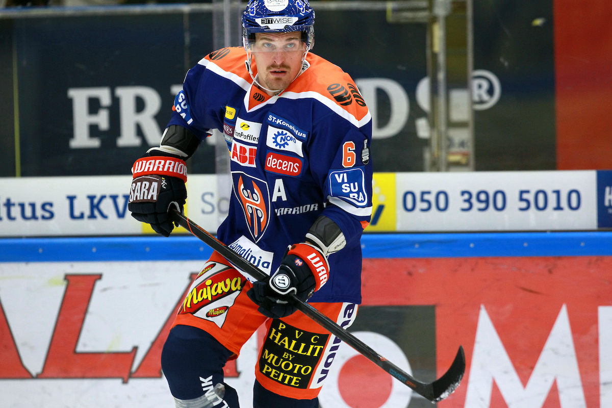 Upea ura ohi! Leijonista tuttu huippupakki iski hokkarit naulaan ... Upea ura ohi! Leijonista tuttu huippupakki iski hokkarit naulaan ...